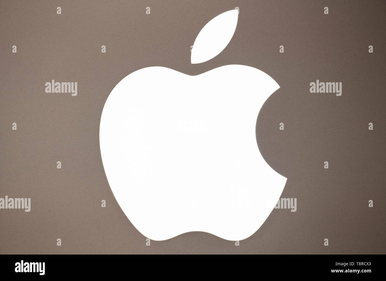 Apple company logo hi-res stock photography and images - Alamy