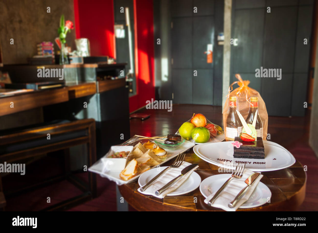 Welcome home cake hi-res stock photography and images - Alamy