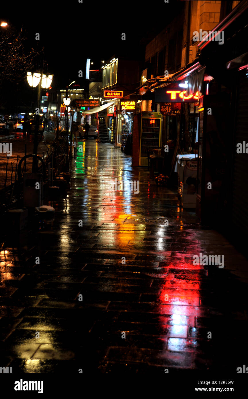 Night rain street hi-res stock photography and images - Alamy