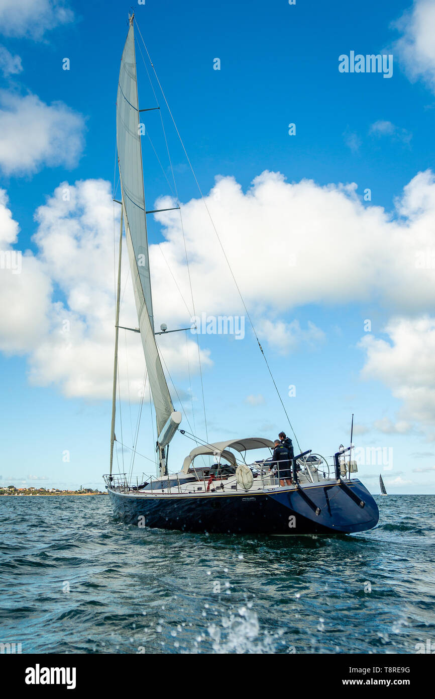 Bow waves ripple boat hi-res stock photography and images - Alamy