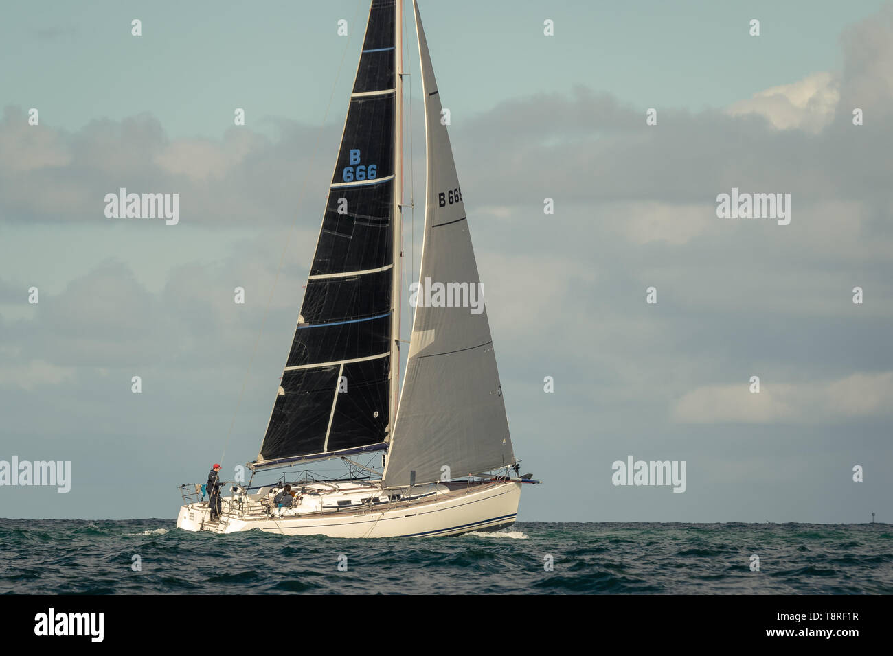 Bow waves ripple boat hi-res stock photography and images - Alamy