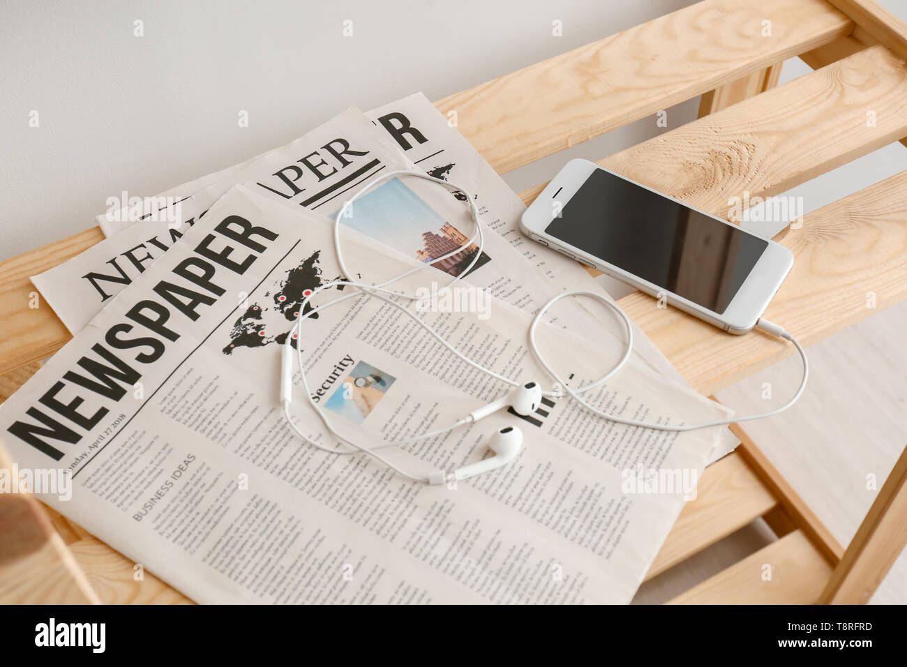 Newspapers on shelf hi-res stock photography and images - Alamy