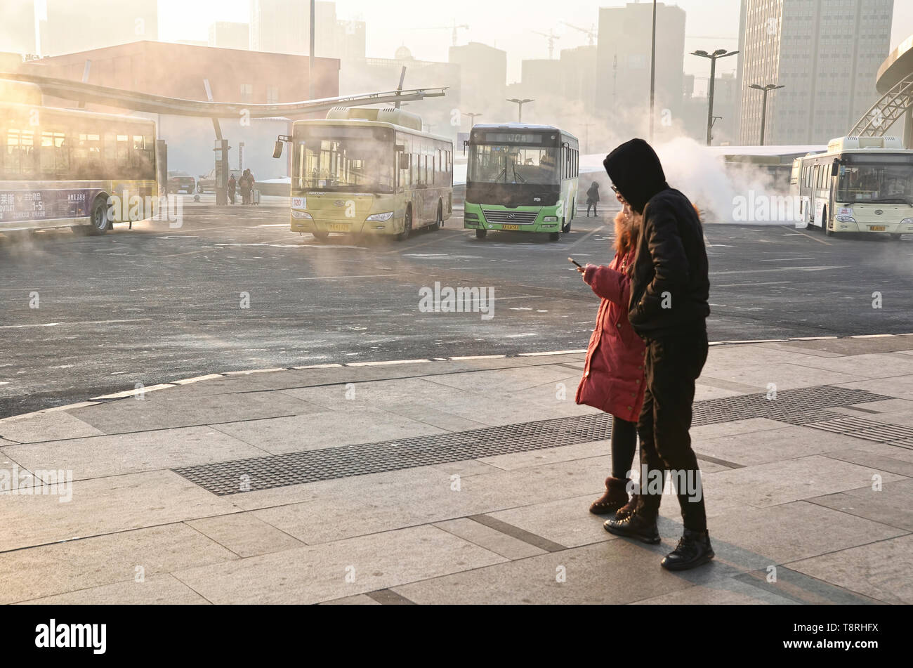 Bus station passengers waiting bus hi-res stock photography and images ...