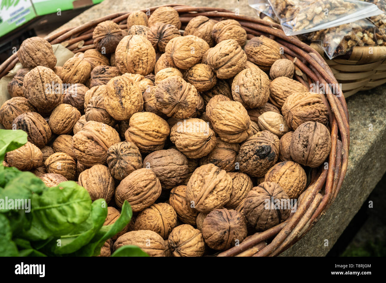 Bunch of walnuts hi-res stock photography and images - Alamy