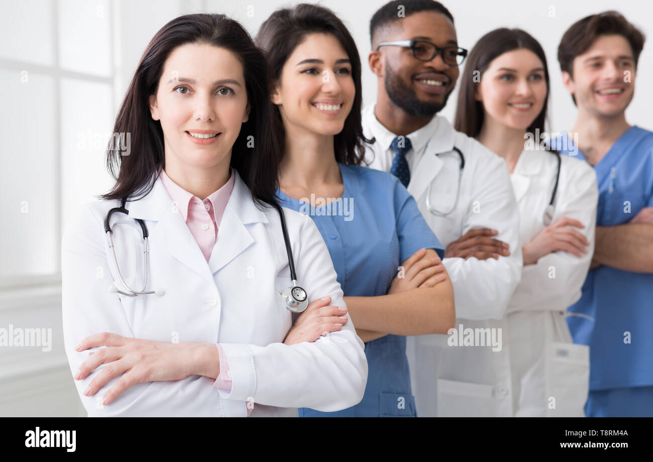 Diverse hospital team hi-res stock photography and images - Alamy