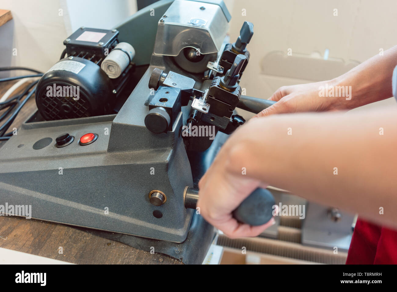 Copying keys hi-res stock photography and images - Alamy