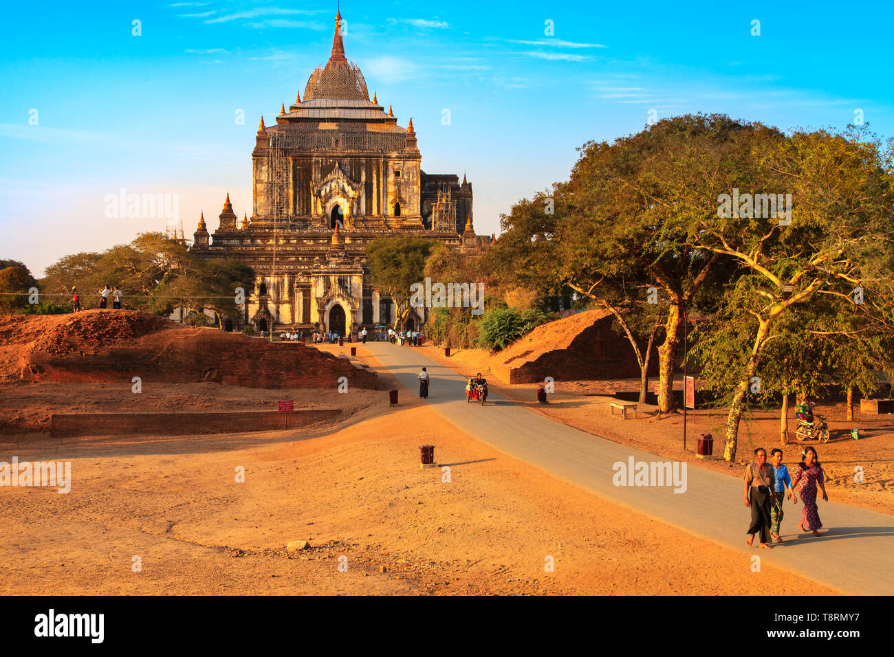 The Thatbyinnyu Temple in Bagan (Myanmar Stock Photo - Alamy