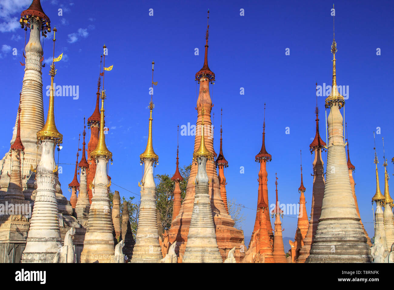 Shwe Inn Dein pagoda, Myanmar Stock Photo - Alamy