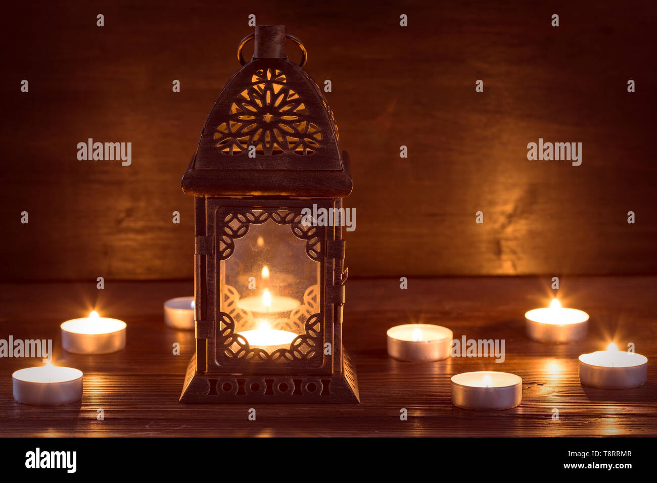Copper lamp hi-res stock photography and images - Alamy