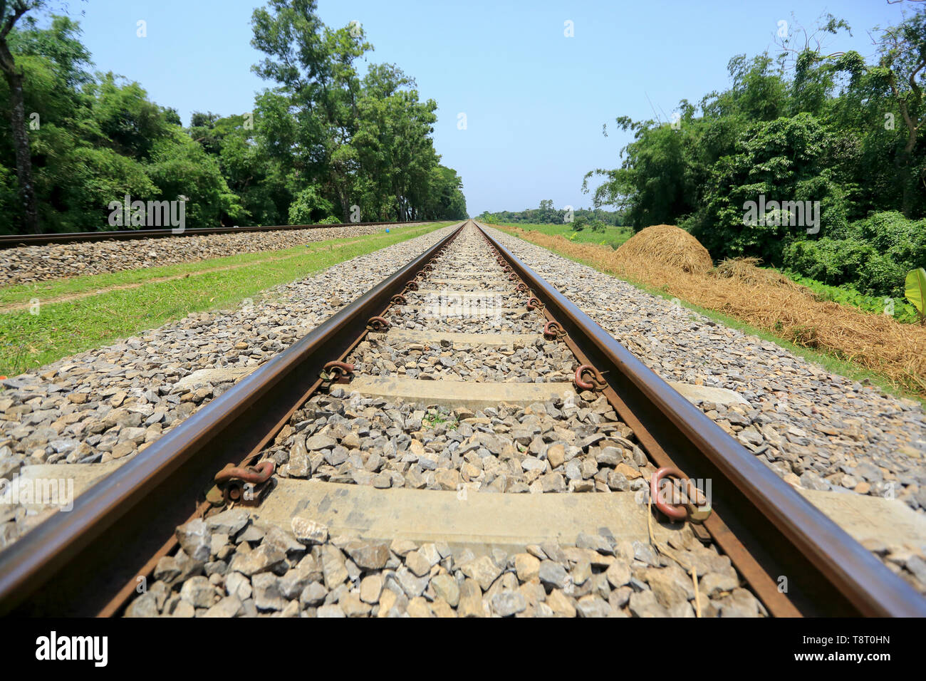 Double track railway line hi-res stock photography and images - Alamy