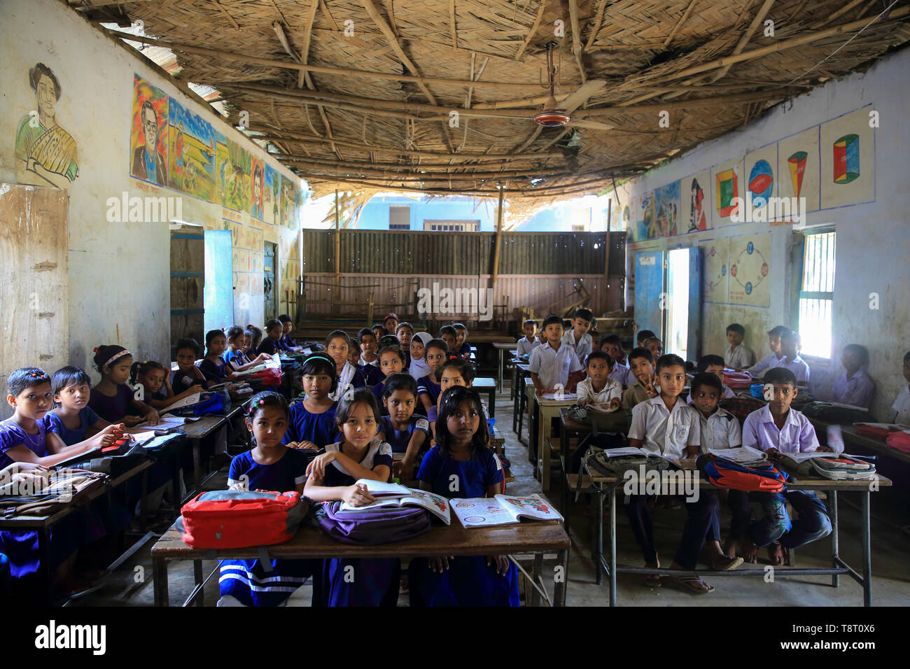 Bangladeshi Primary School Students In Their Classroom Narsingdi bangladeshi-primary-school-students-in-their-classroom-narsingdi