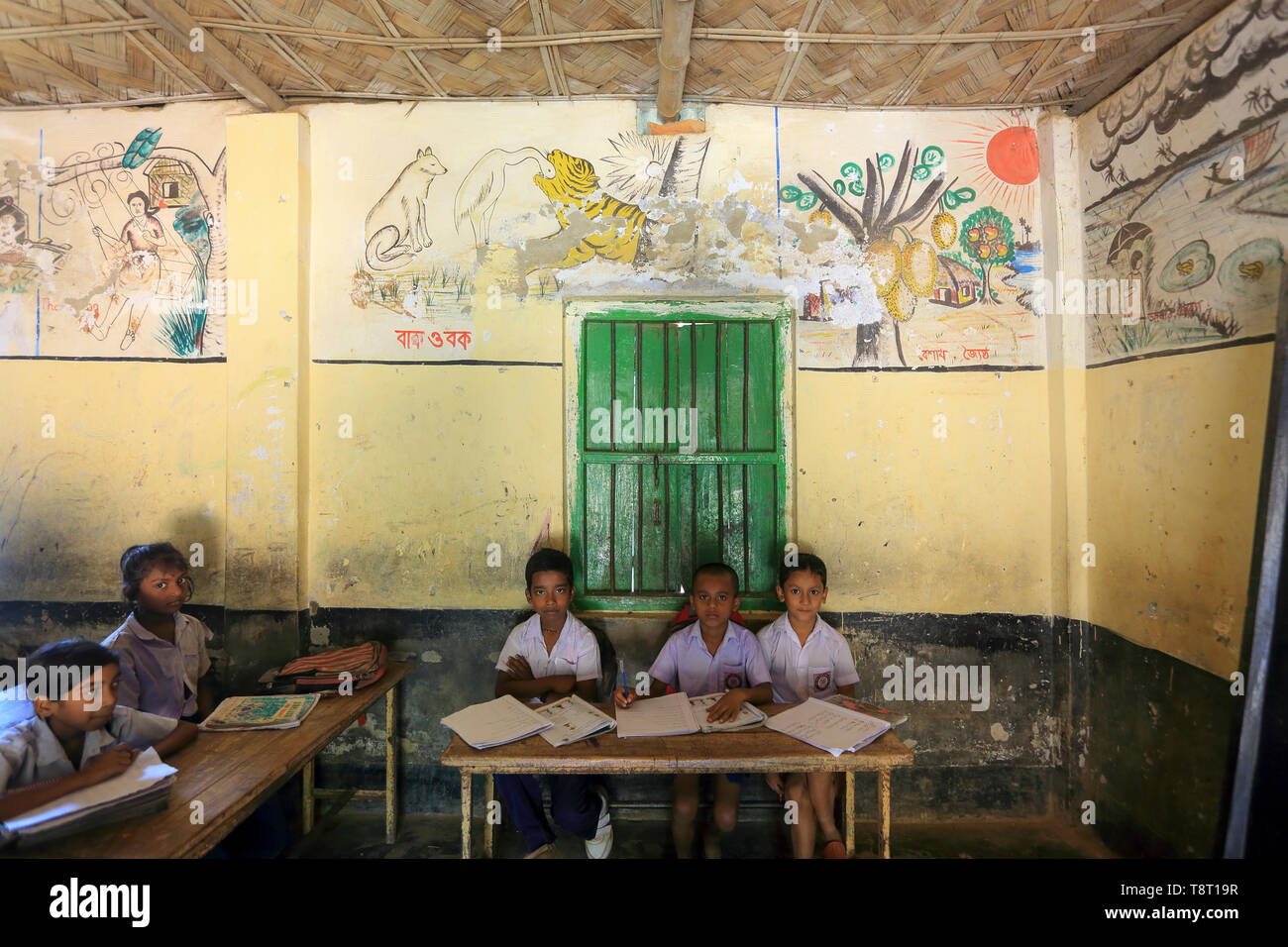 Room Mates Students High Resolution Stock Photography and Images - Alamy