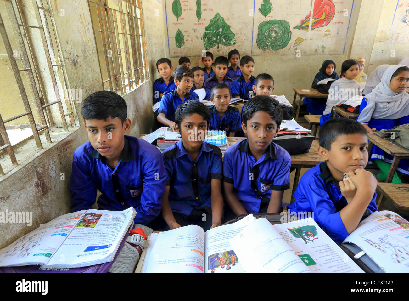 Indian school child class room hi-res stock photography and images - Alamy