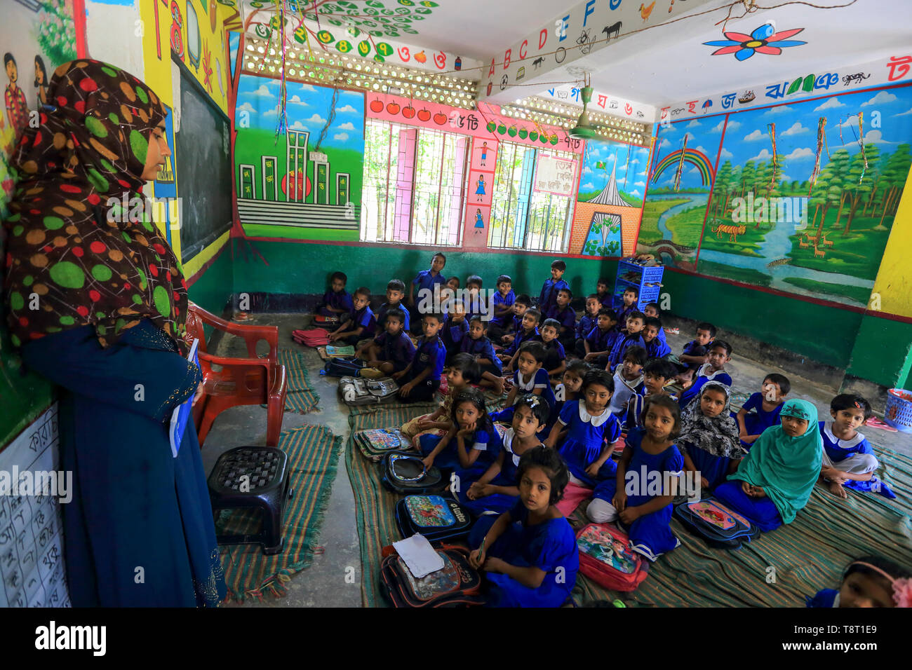 Bangladeshi primary school students in their classroom. Narsingdi ...