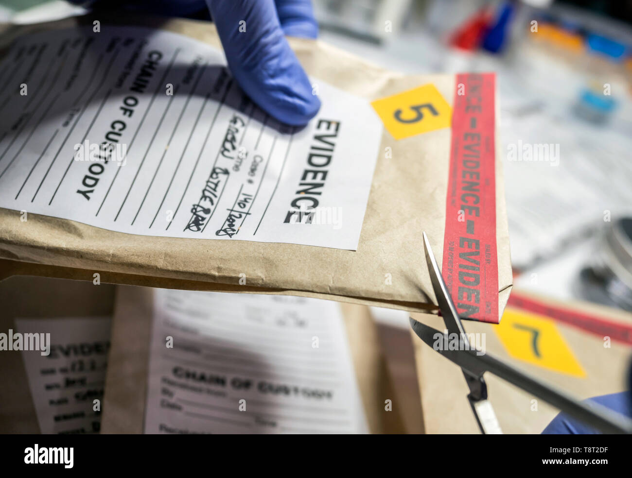 Police evidence bag hi-res stock photography and images - Alamy
