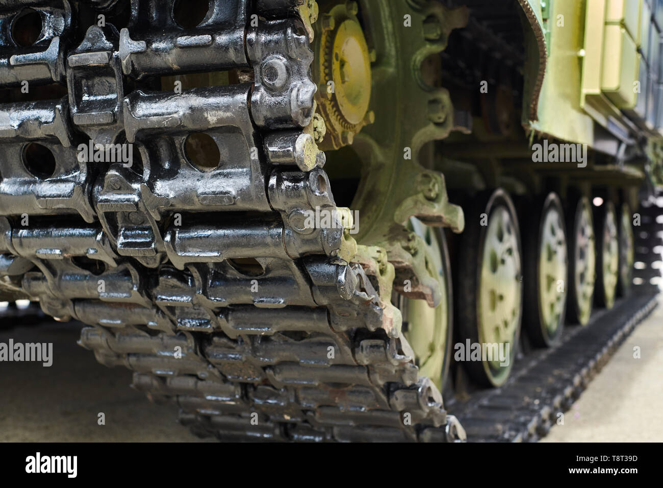 the chassis of a military tank close view Stock Photo - Alamy
