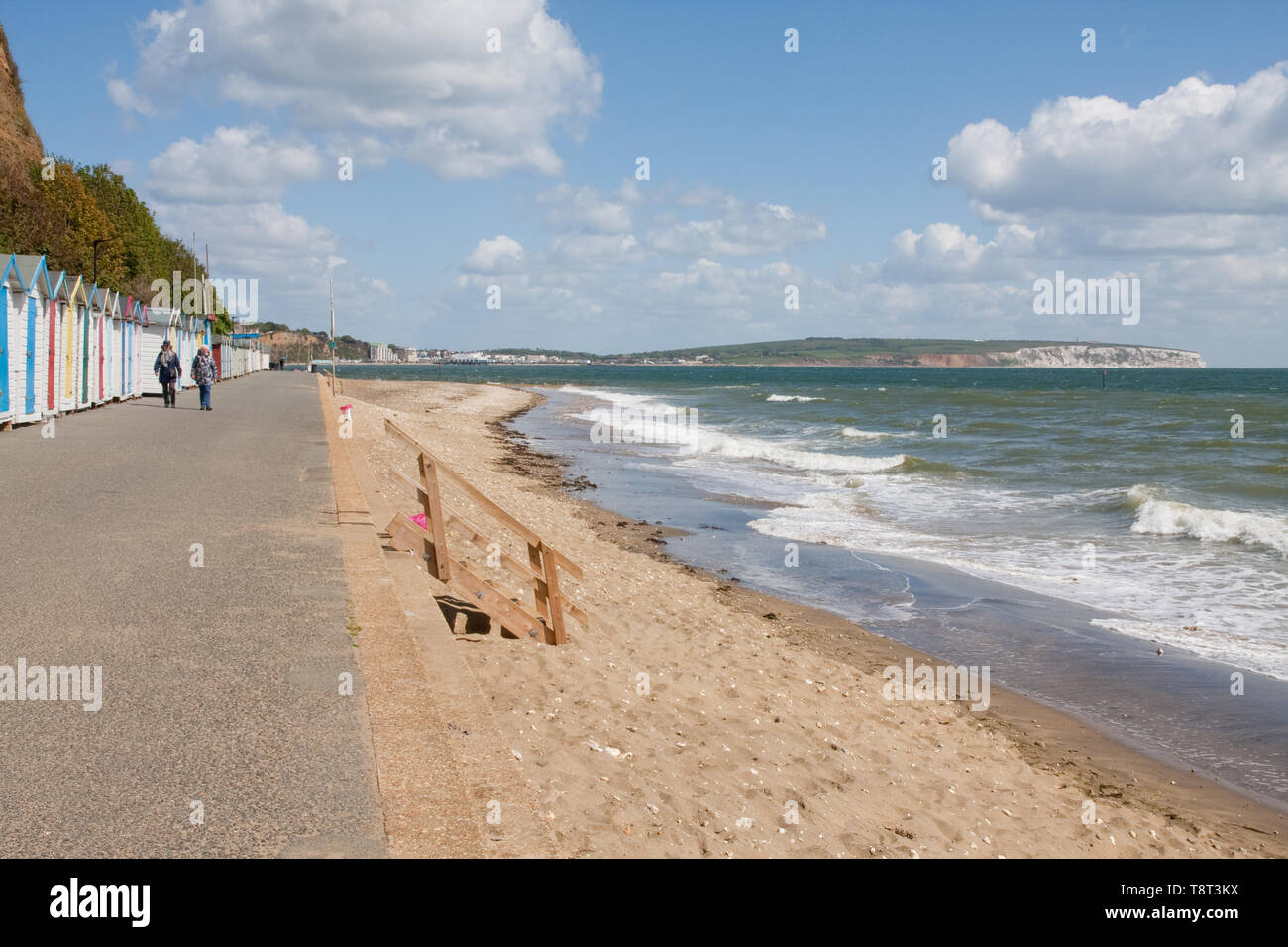 Shanklin beach huts hi-res stock photography and images - Alamy