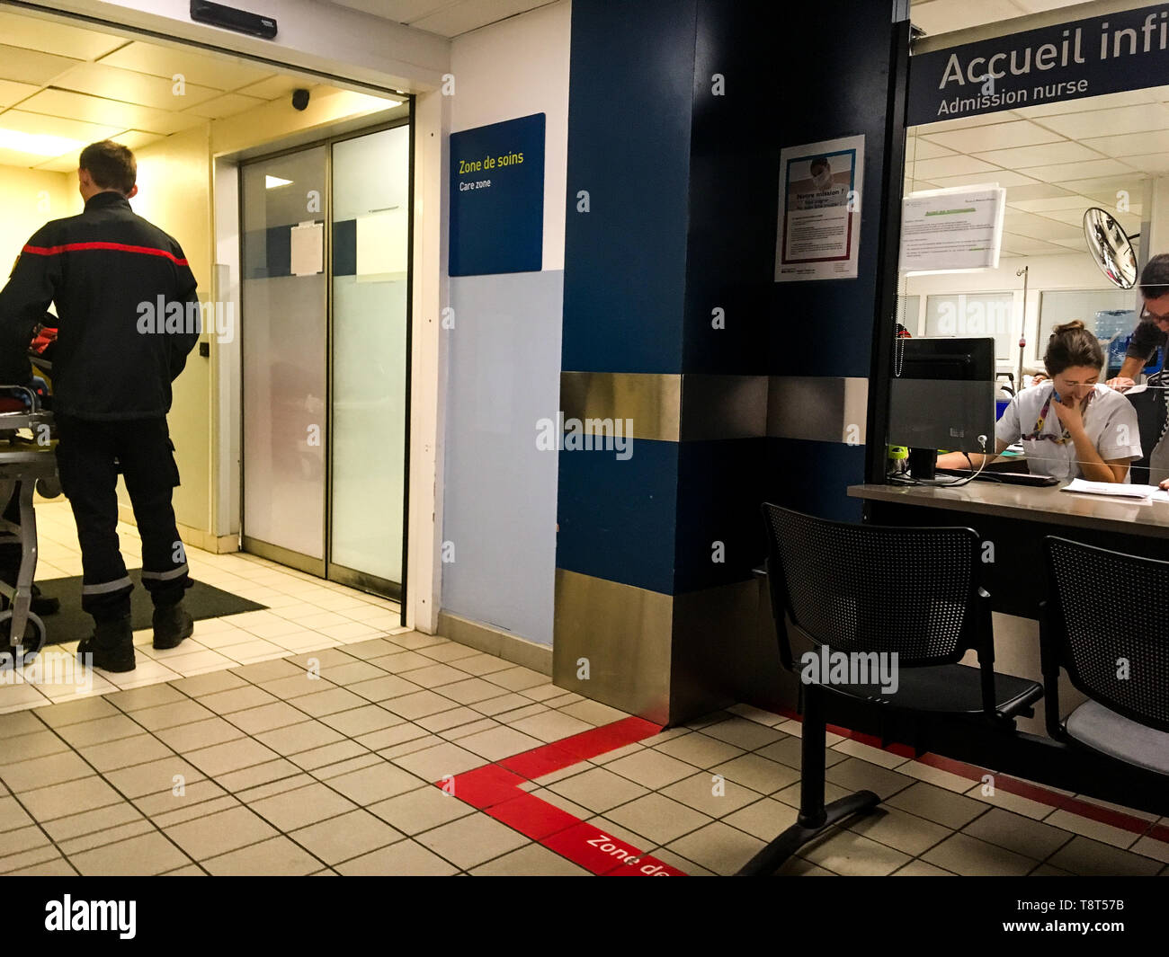 Emergency service in a french hospital Stock Photo - Alamy