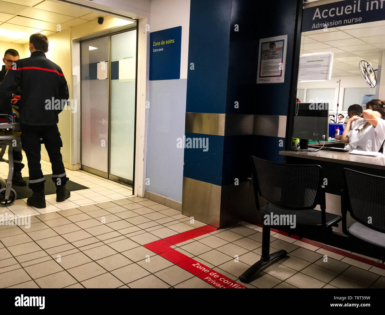 Emergency service in a french hospital Stock Photo - Alamy