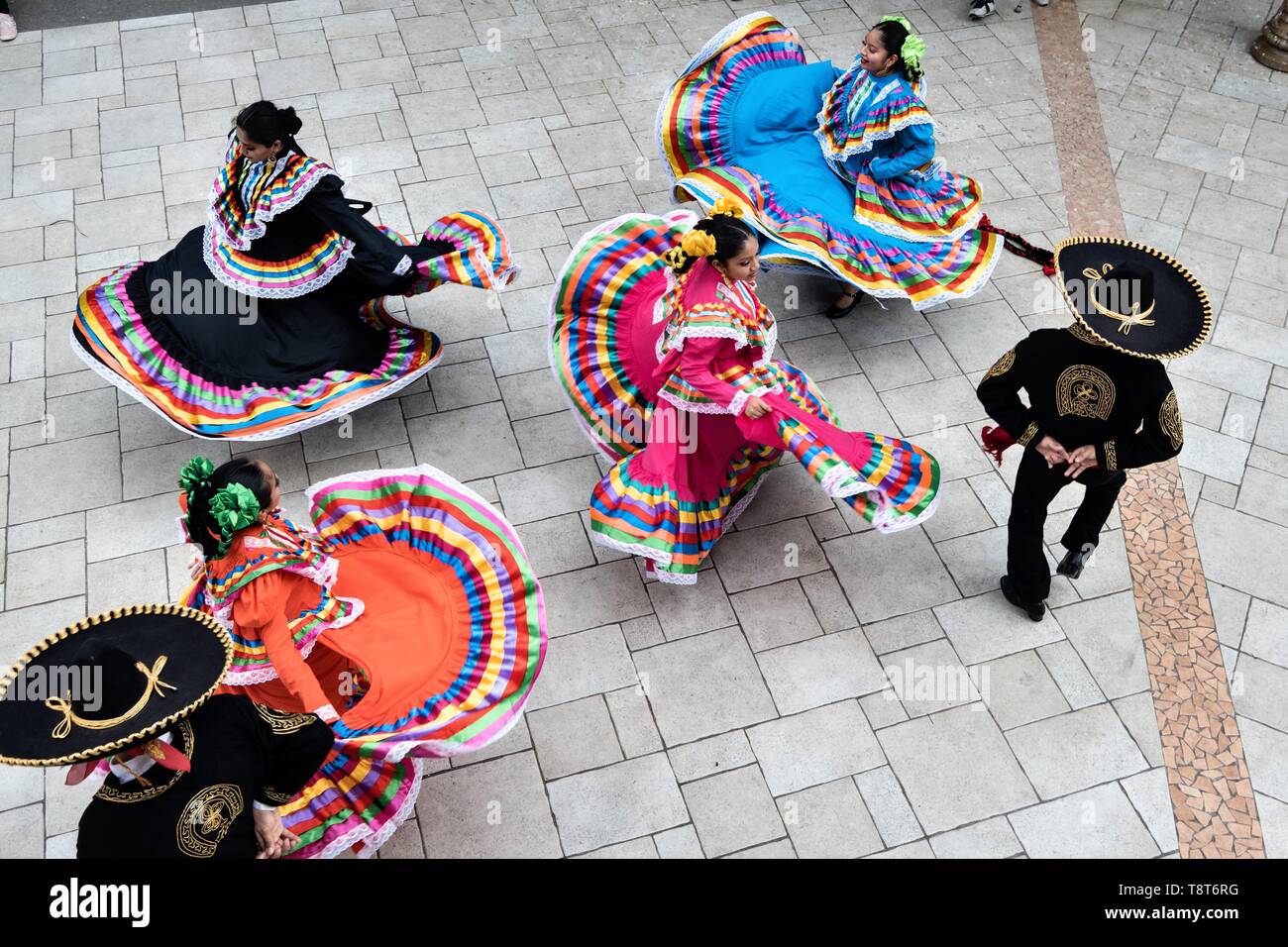 Jarabe tapatio hi-res stock photography and images - Alamy