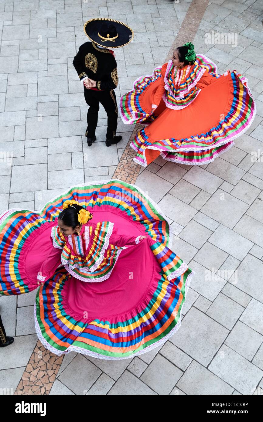 Jarabe tapatio hi-res stock photography and images - Alamy