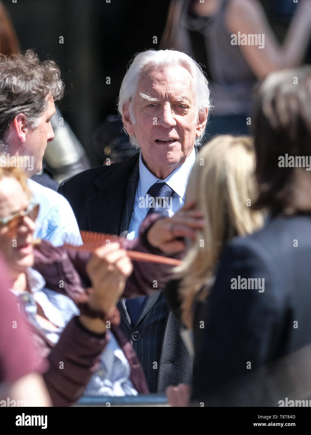Nicole Kidman, Hugh Grant and Donald Sutherland on the set of the 'The ...