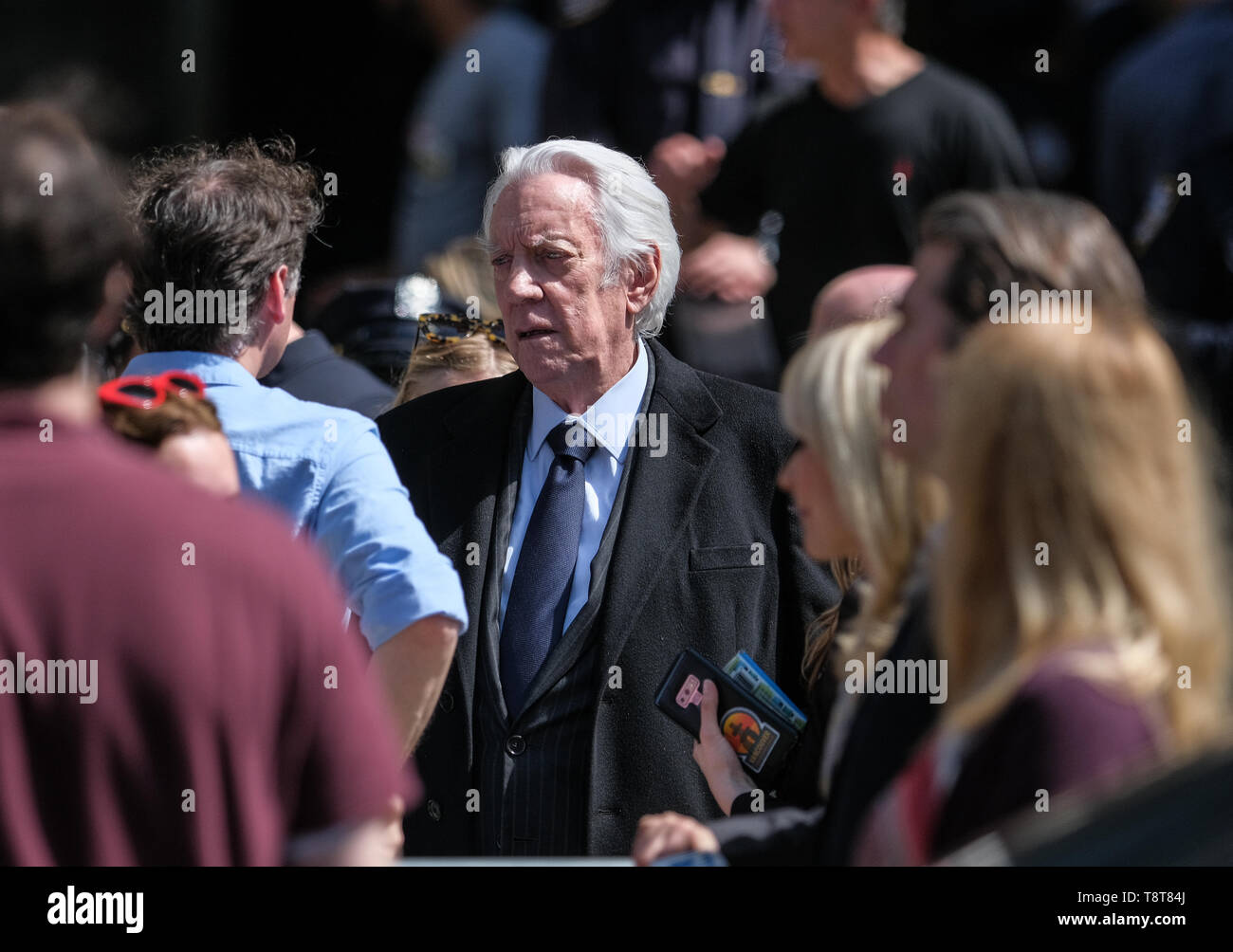 Nicole Kidman, Hugh Grant and Donald Sutherland on the set of the 'The ...