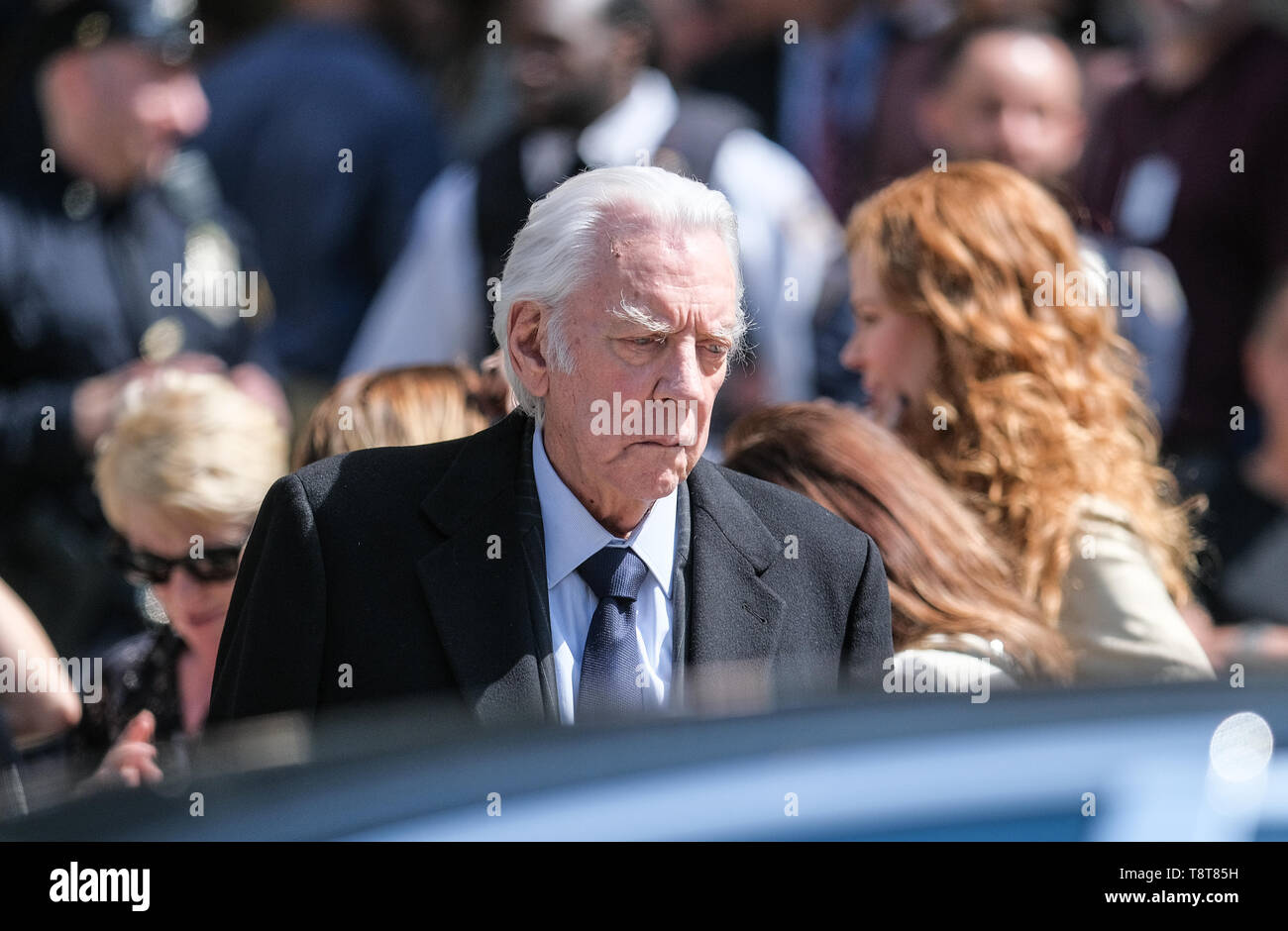Nicole Kidman, Hugh Grant and Donald Sutherland on the set of the 'The ...