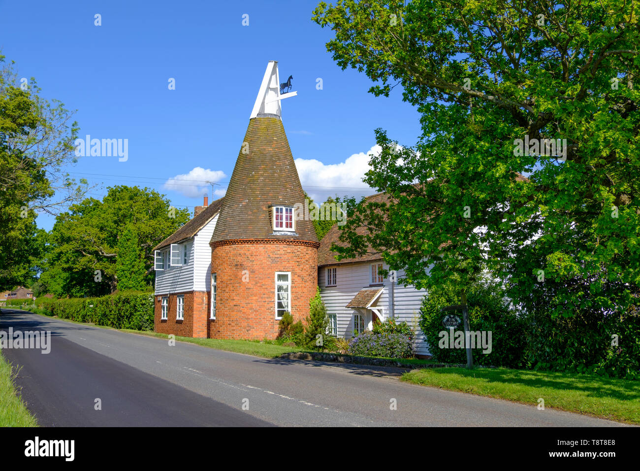 Oast House Kent High Resolution Stock Photography and Images - Alamy