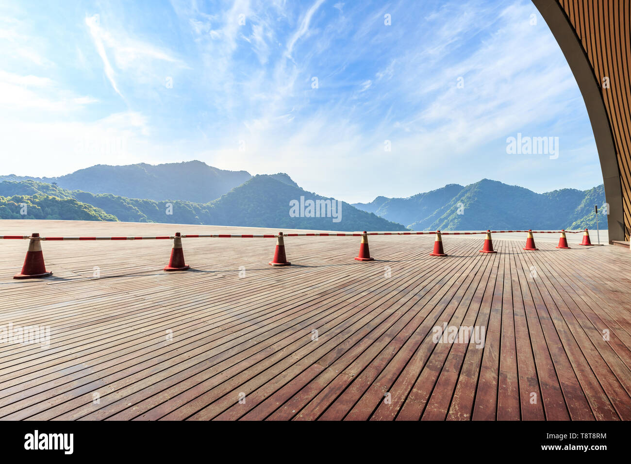 Mountain platform hi-res stock photography and images - Alamy