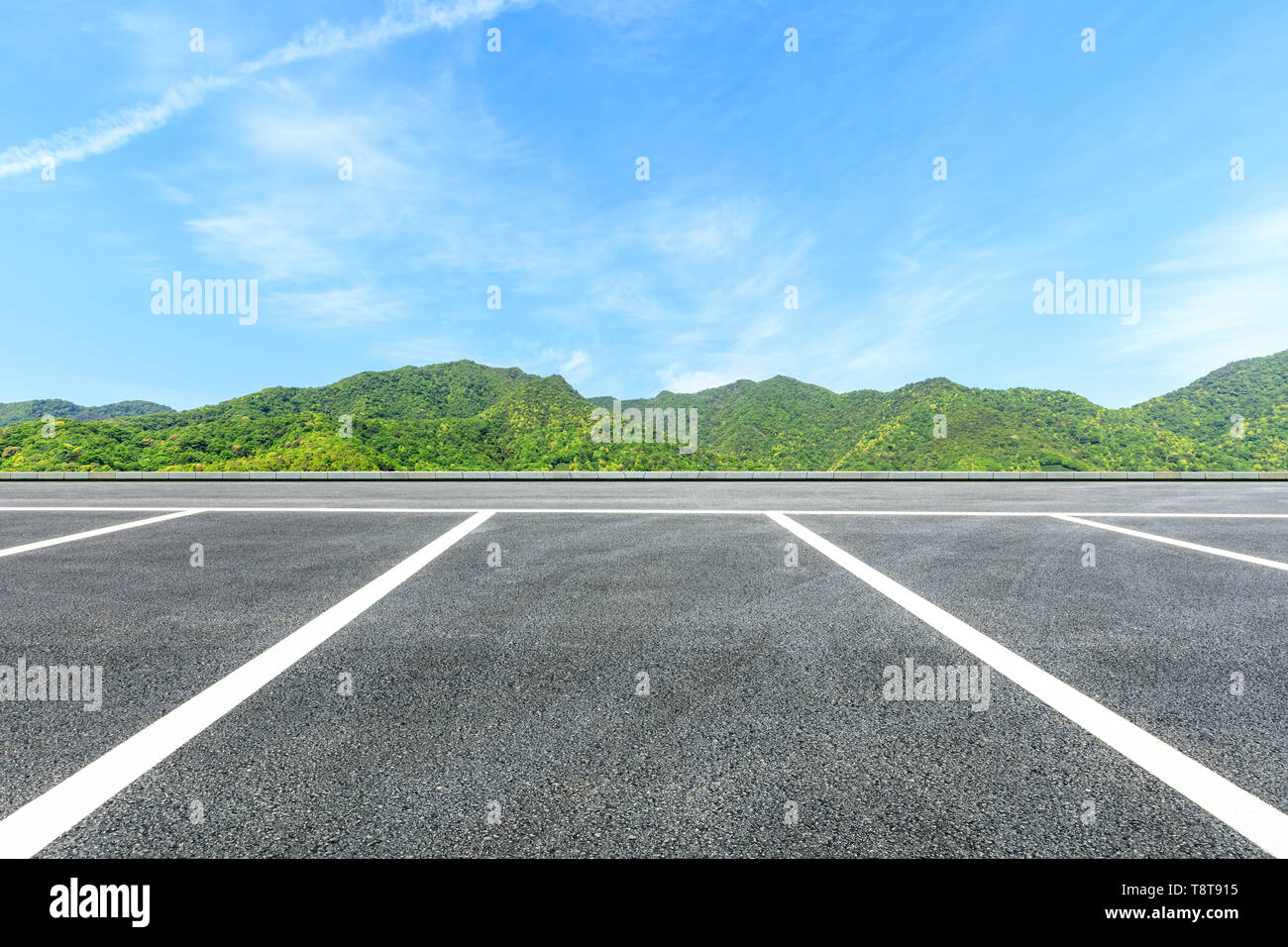 Pavement lot hi-res stock photography and images - Alamy