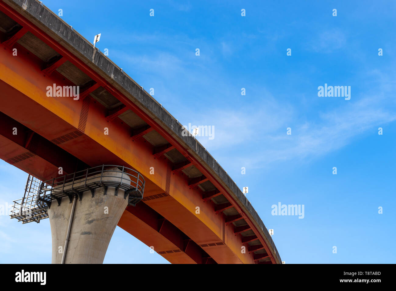 Modern bridge curve hi-res stock photography and images - Alamy