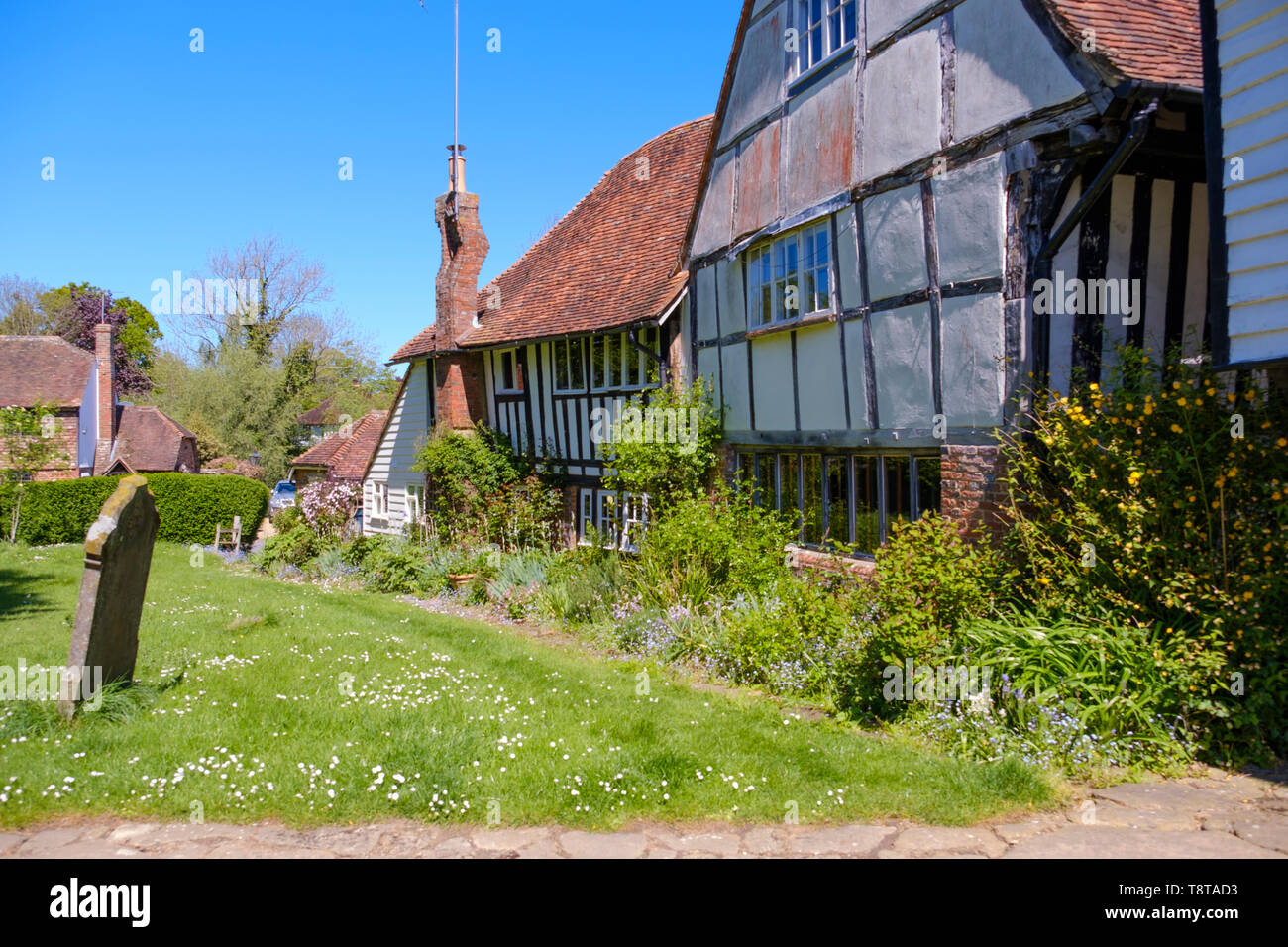 Tudor village kent hi-res stock photography and images - Alamy