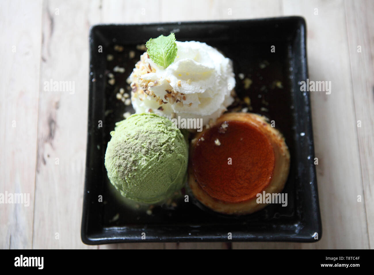 Matcha pudding hi-res stock photography and images - Alamy