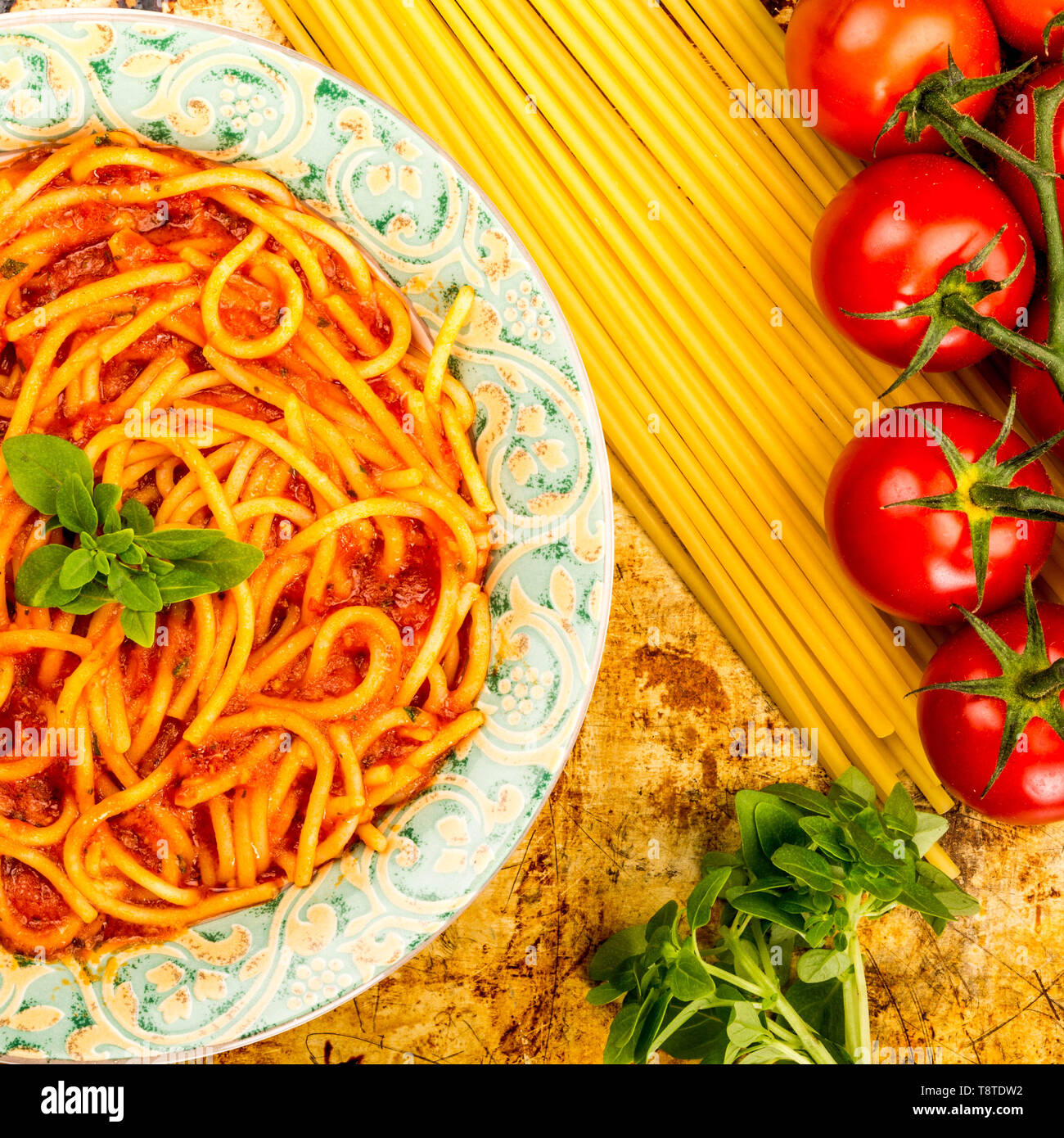 Italian Style Fresh Spaghetti in Tomato Sauce Meal Stock Photo - Alamy