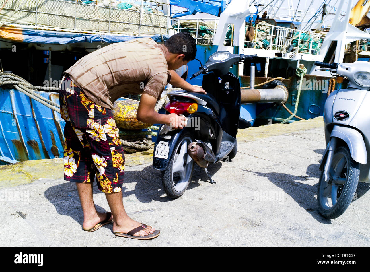 Algerian fishing hi-res stock photography and images - Alamy
