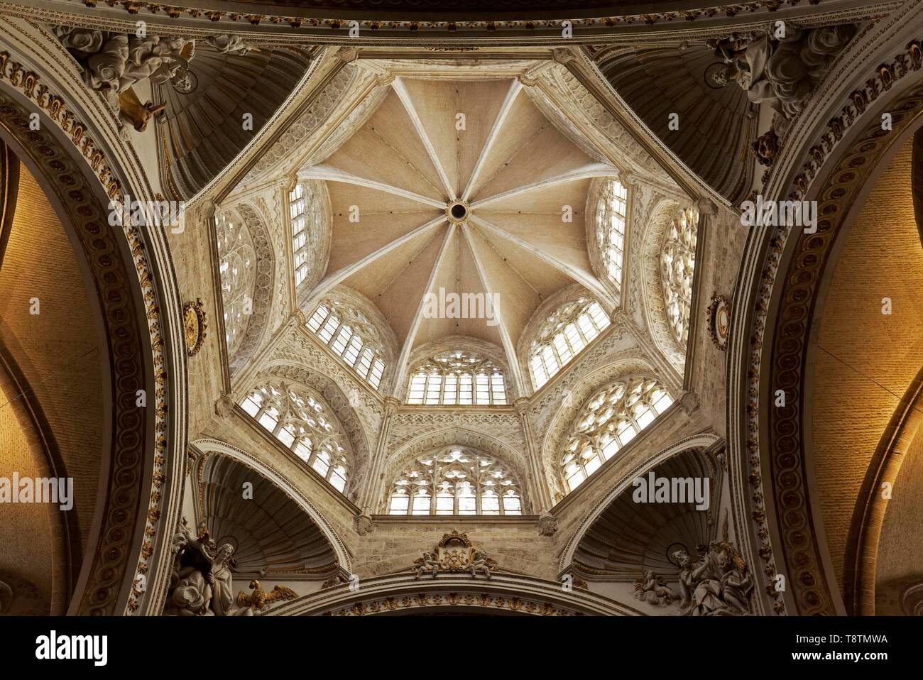 Valencia cathedral interior valencia spain hi-res stock photography and ...