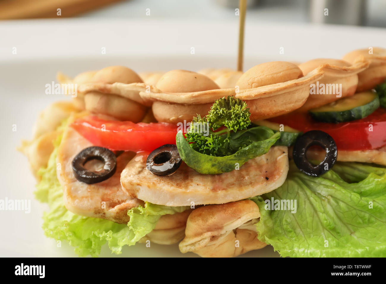 Chicken and waffle sandwich hi-res stock photography and images - Alamy