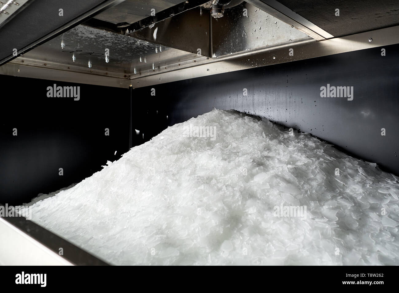 Industrial ice maker. Food cooling. Food service network. Professional ...