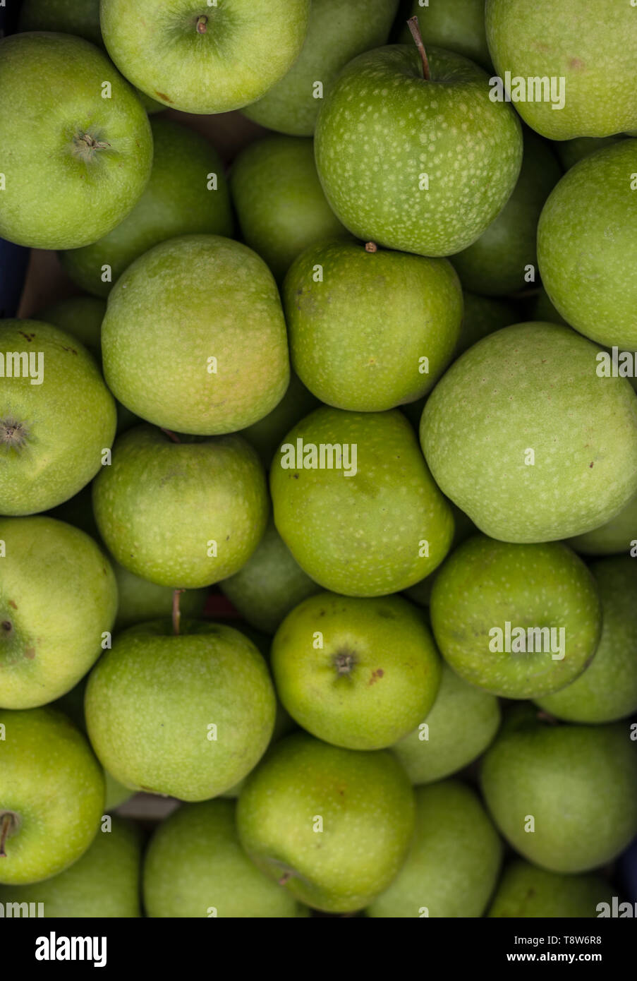 Fruits in a supermarket. Apples Stock Photo - Alamy