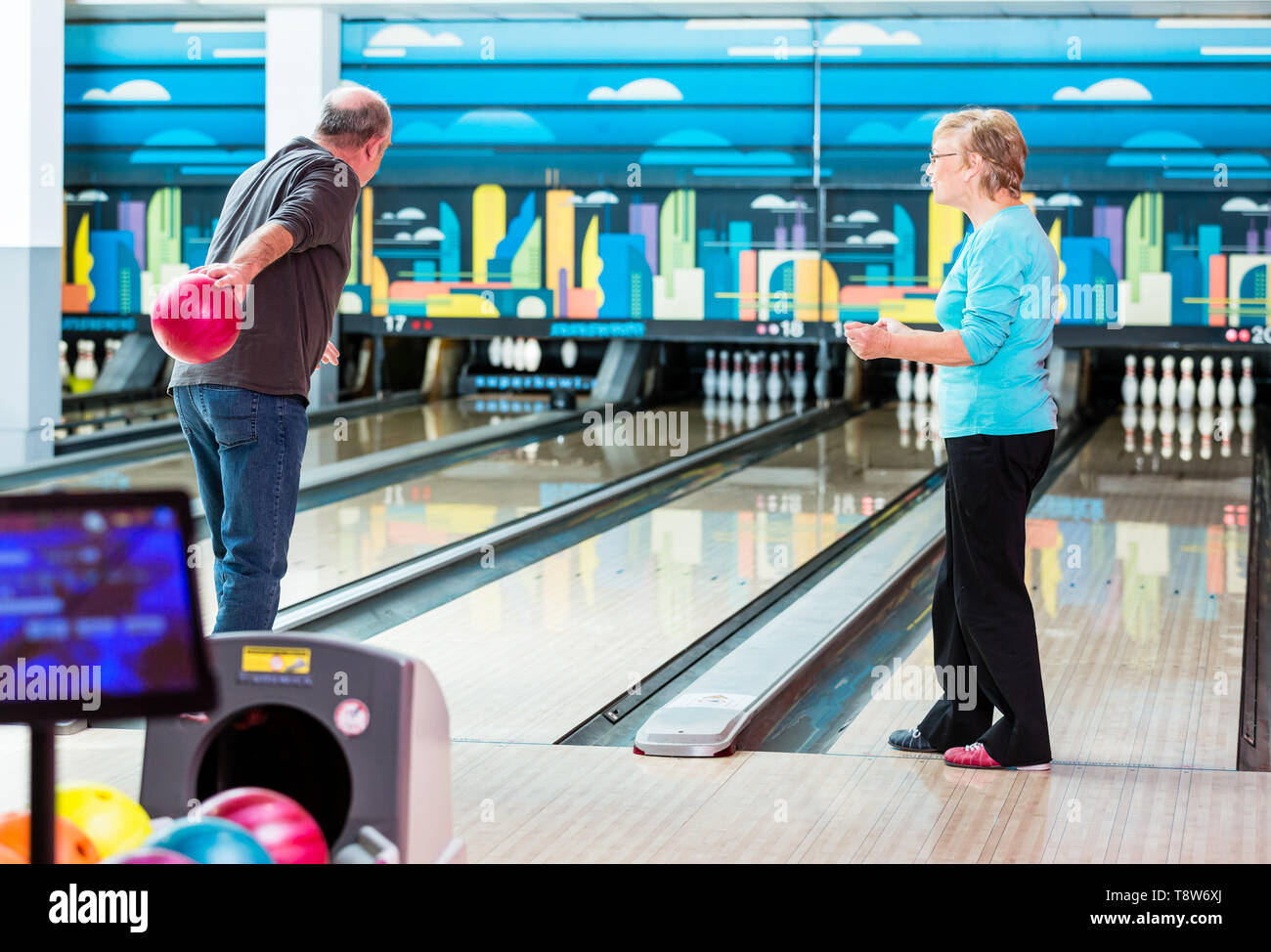 Old man bowling hi-res stock photography and images - Alamy