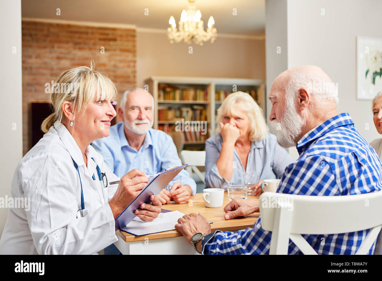 Group interviews hi-res stock photography and images - Alamy