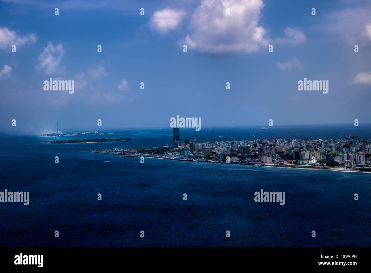 On this unique photo you can see the capital of the Maldives Male from ...