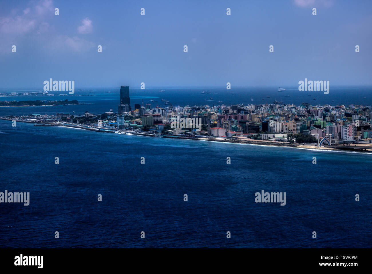 On this unique photo you can see the capital of the Maldives Male from ...