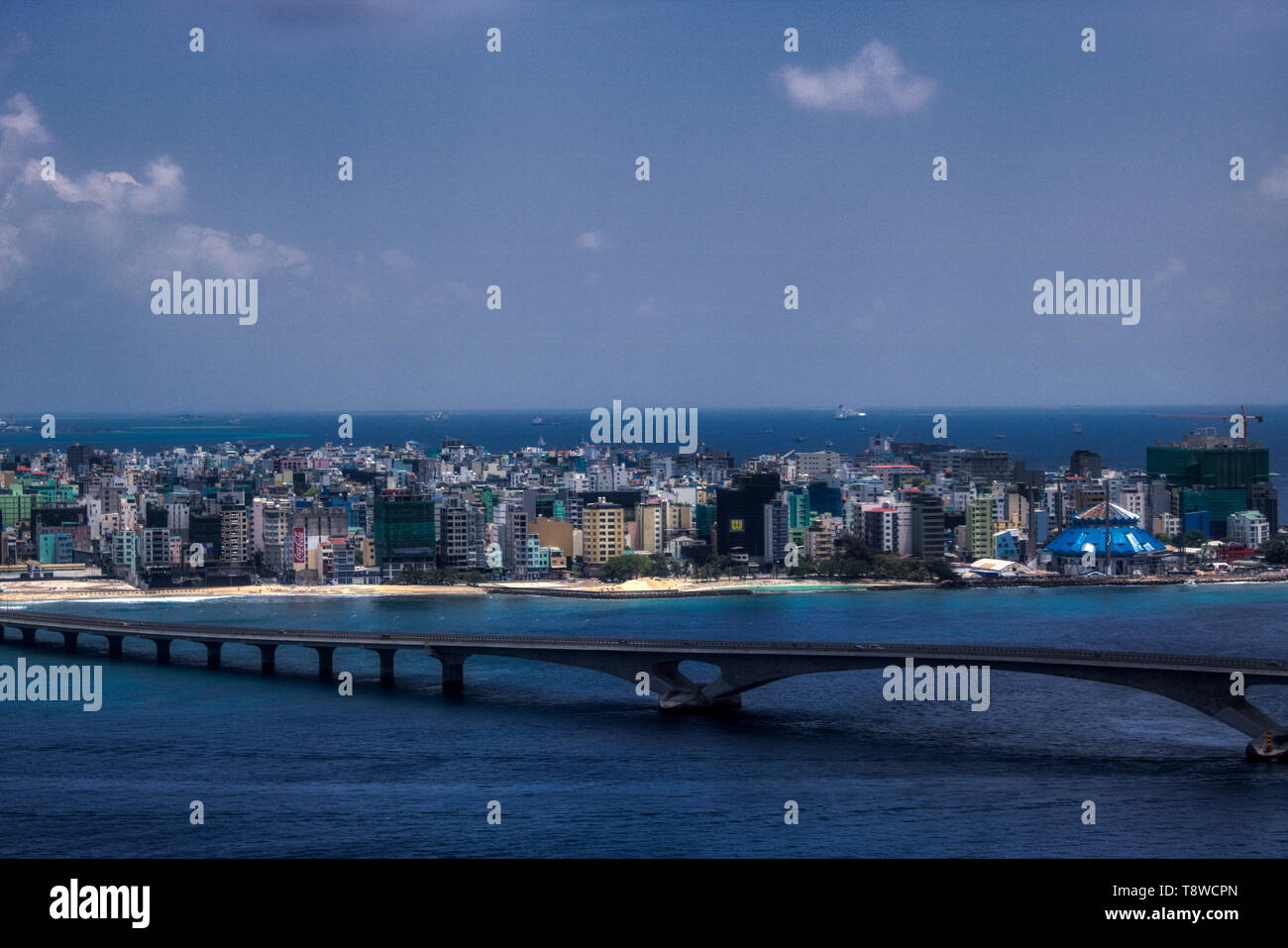 On this unique photo you can see the capital of the Maldives Male from ...