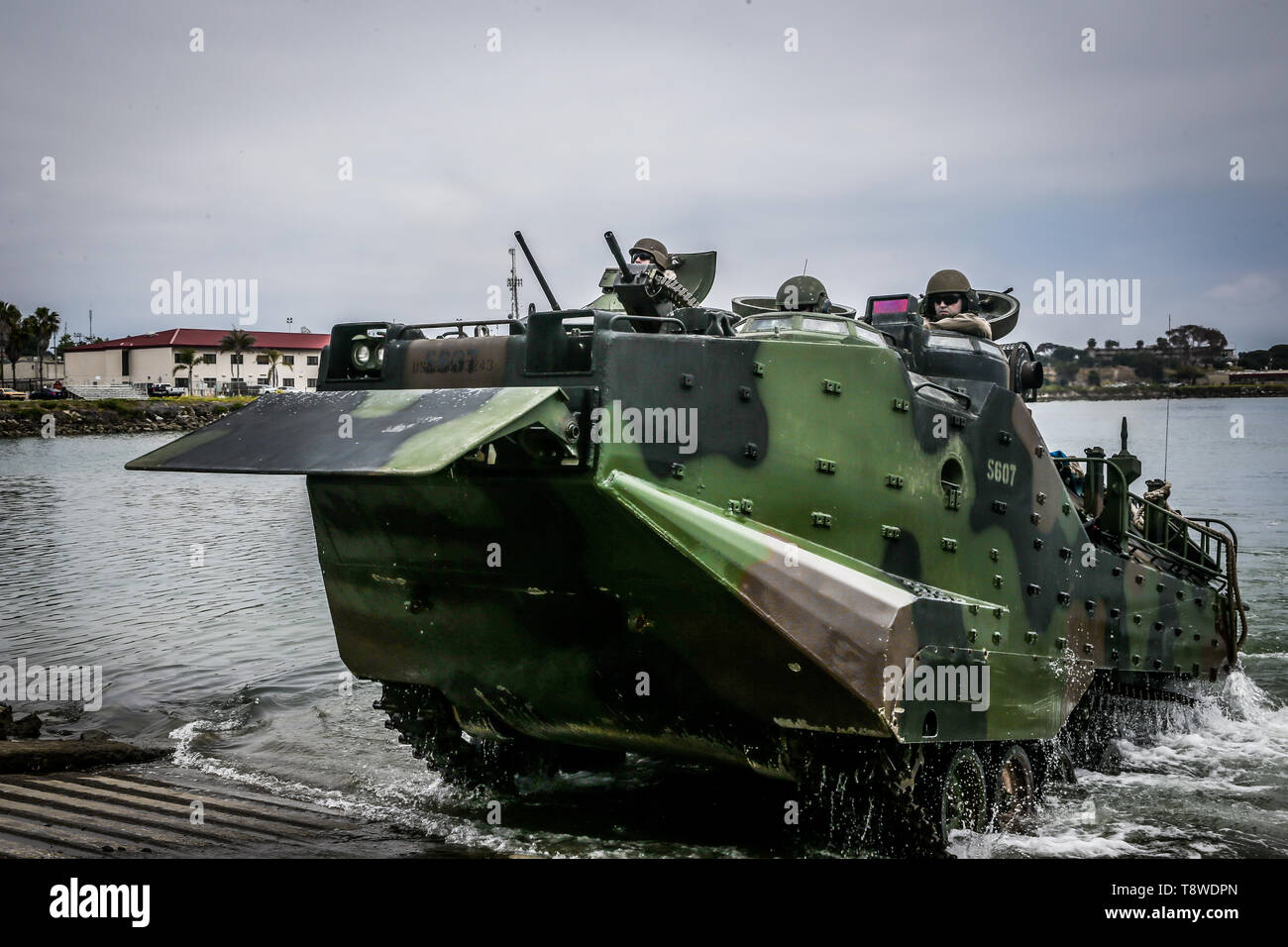 U.S. Marines with the Assault Amphibian School Battalion (AAS Bn ...