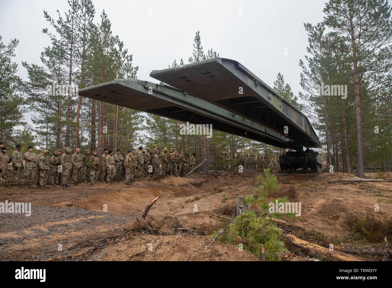 Vehicle launched bridge hi-res stock photography and images - Alamy