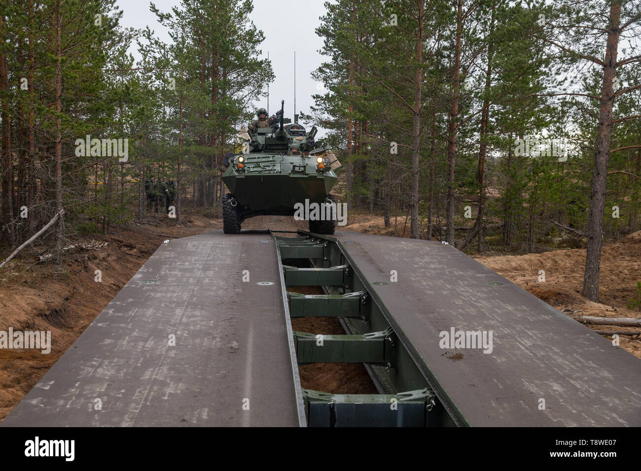 Vehicle launched bridge hi-res stock photography and images - Alamy