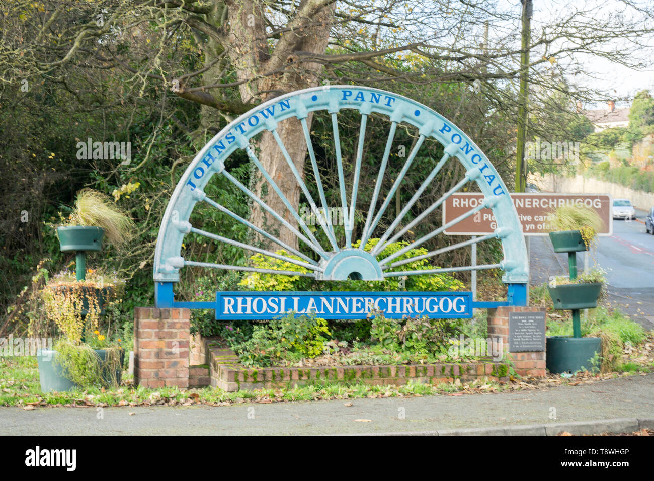 Mining, Miners, Memorial Wheel Monument in Rhosllannerchrugog, Wales ...
