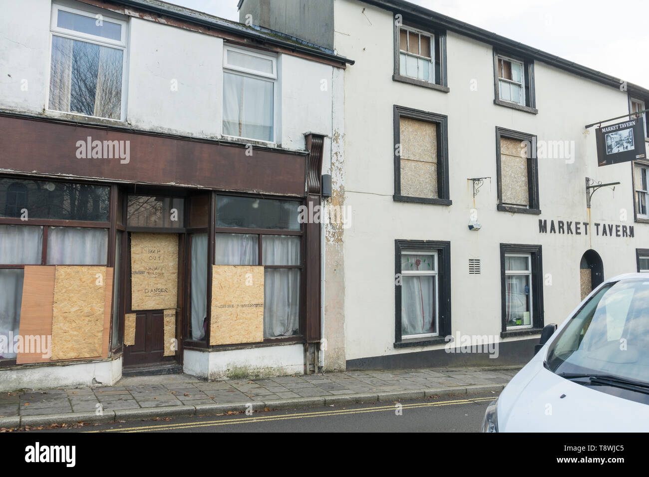 Boarded up shop and public house, pub in Wales, UK. Decaying High ...